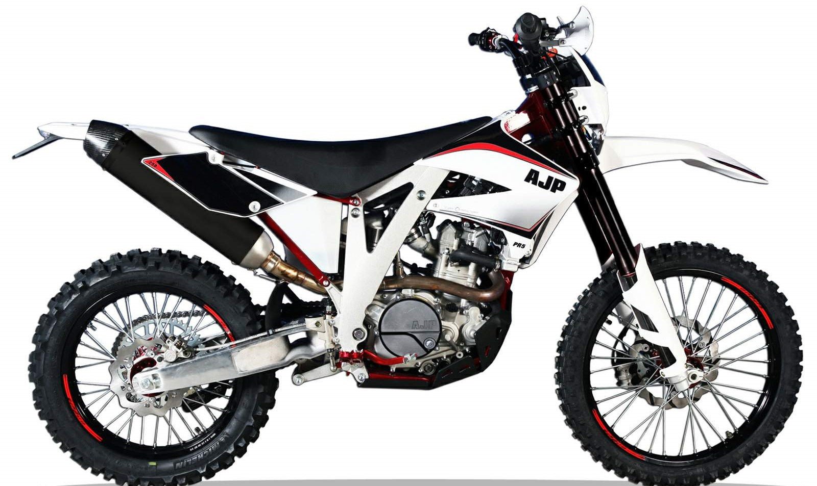 AJP PR5 – Omega Moto Graphics